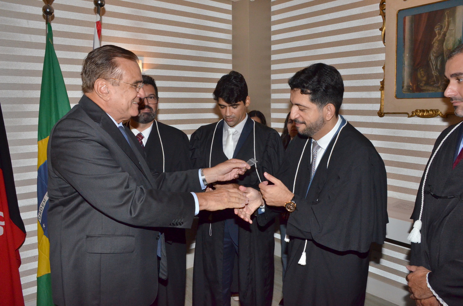 Presidente do Tribunal de Justiça empossa seis novos juízes substitutos ...